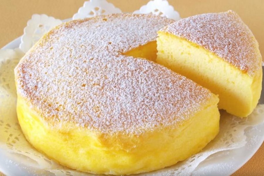 Godinama najpopularniji desert: Kolač od samo tri sastojka ...