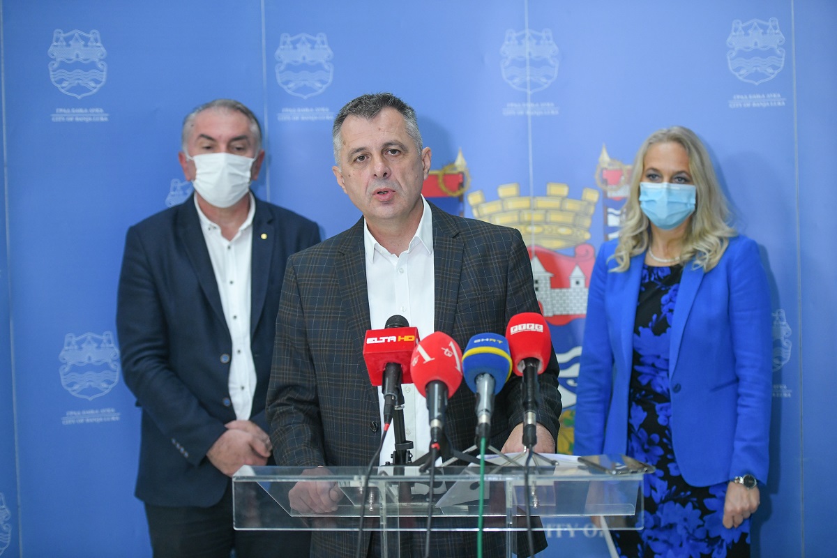 Radojičić: Nastojaćemo da đaci budu u klupama do polugodišta ...